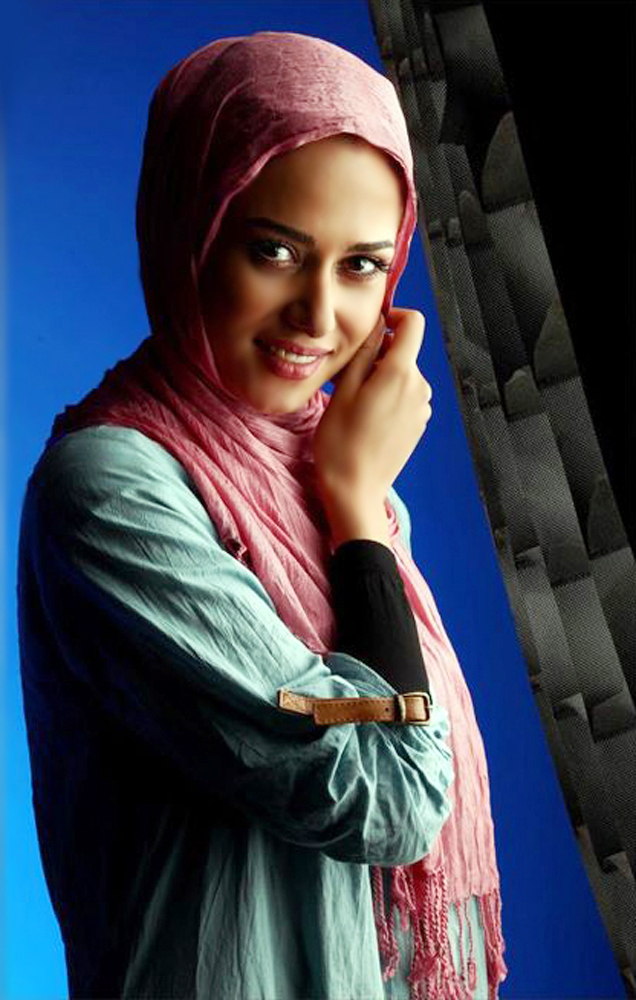 پوسترها و والپیرهایی زیبا از پریناز ایزدیار | سری دوم Wallpaper